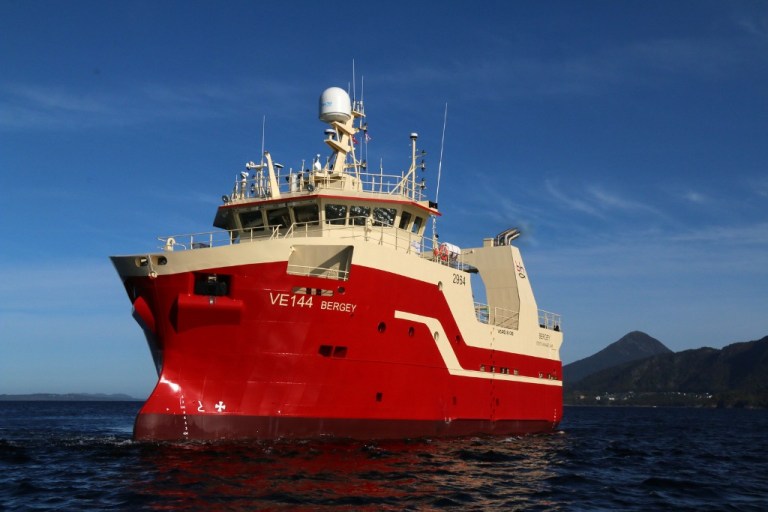 Bergey VE 144 í prufusiglingu – Skipamyndir Hafþórs Hreiðarssonar