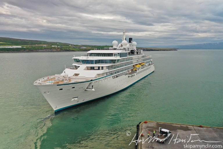 Crystal Endeavor á Skjálfanda – Skipamyndir Hafþórs Hreiðarssonar