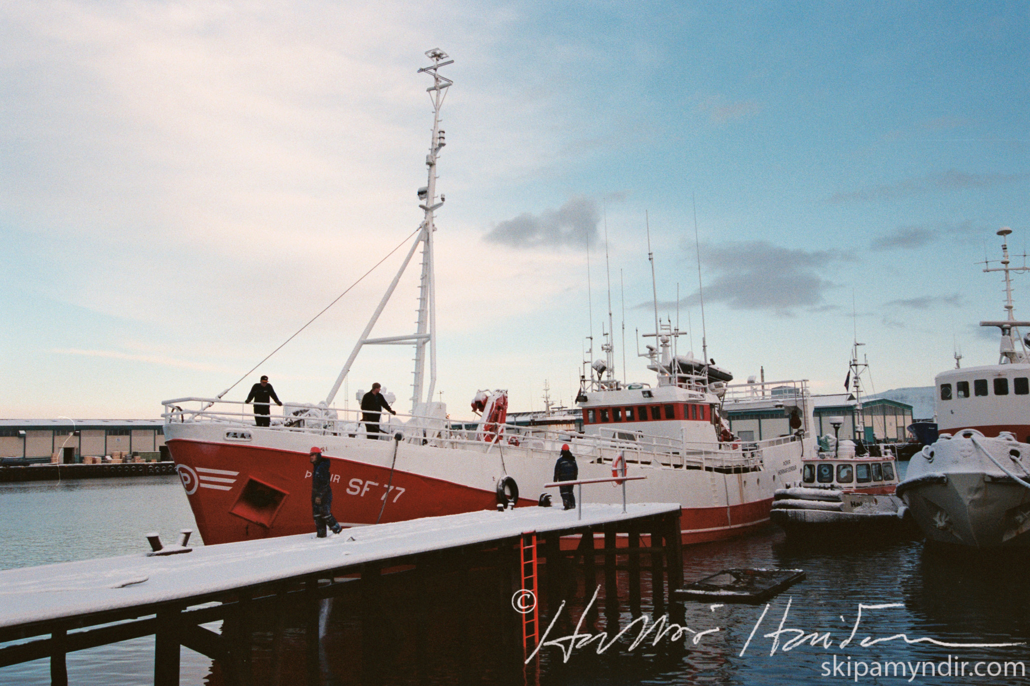 Þórir í Reykjavíkurhöfn – Skipamyndir Hafþórs Hreiðarssonar