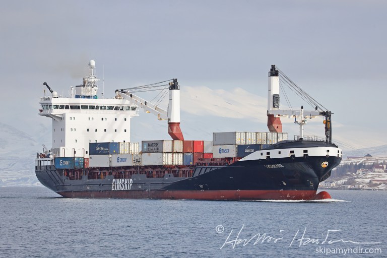 Lagarfoss kom til Akureyrar í morgun – Skipamyndir Hafþórs Hreiðarssonar